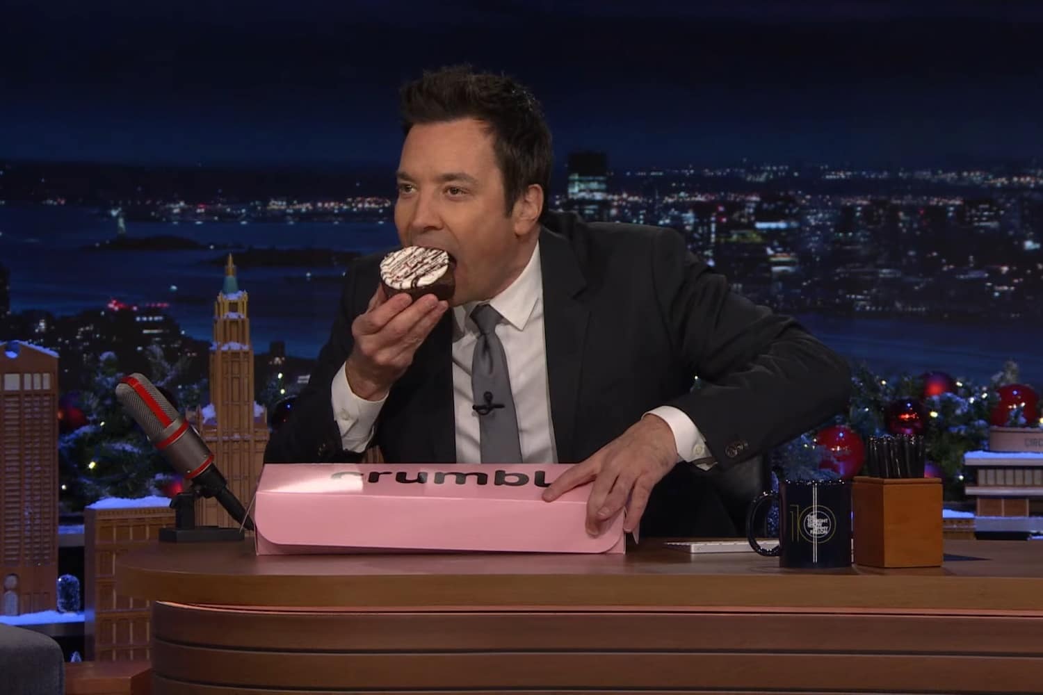 Spon-Con Watch: Jimmy Fallon's Crumbl Holiday Seasoning Brownies ...