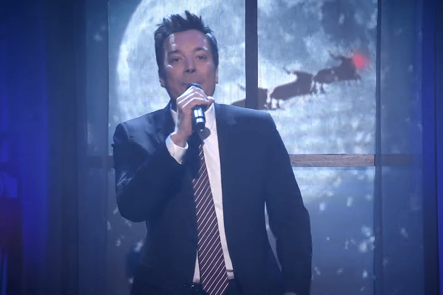 Watch Jimmy Fallon’s 2024 Holiday Performance of 'Hey Rudy' - LateNighter