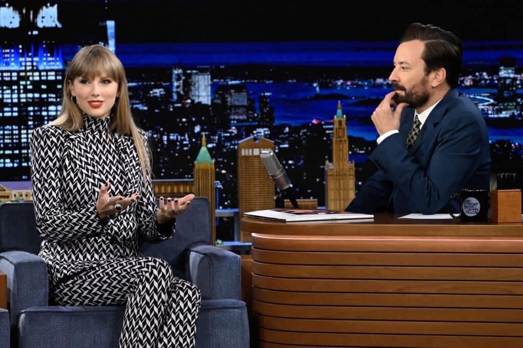It's Official: Taylor Swift to Visit Fallon's Tonight Show Oct. 6 ...